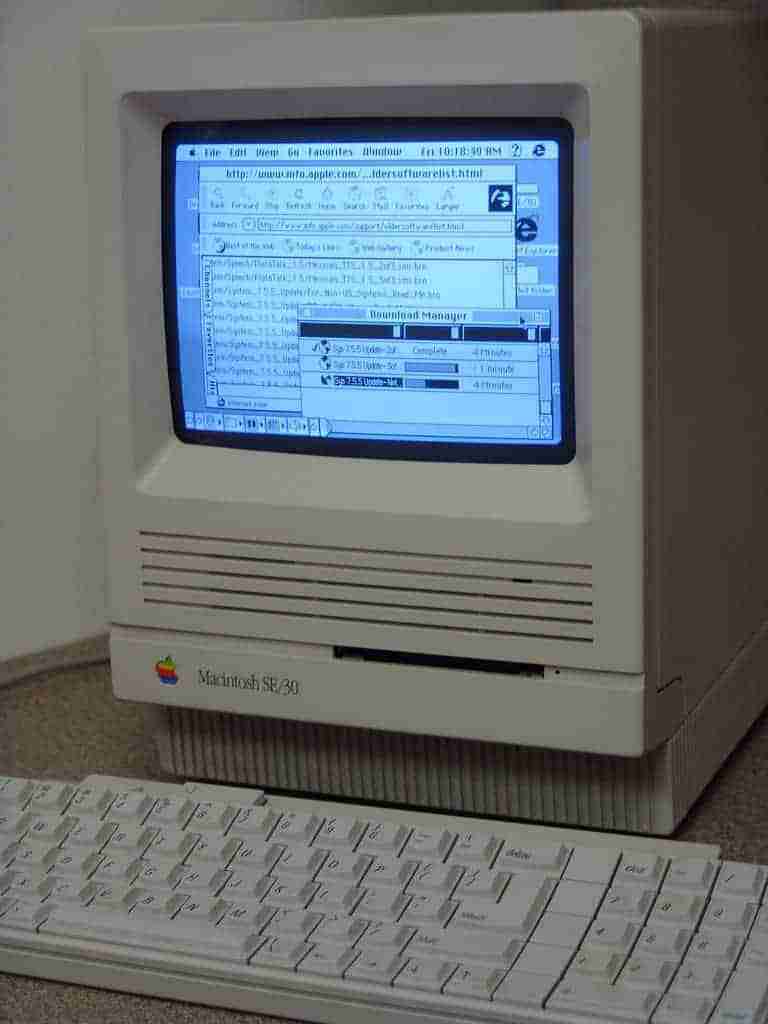 A look at the 6 most notable computers from the 80s decade. - 80s baby
