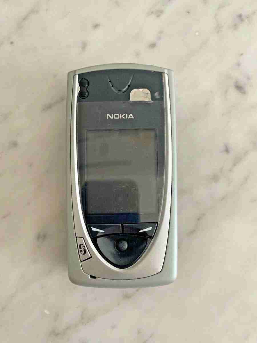 The history of the first Cell Phone to now having a Smartphone