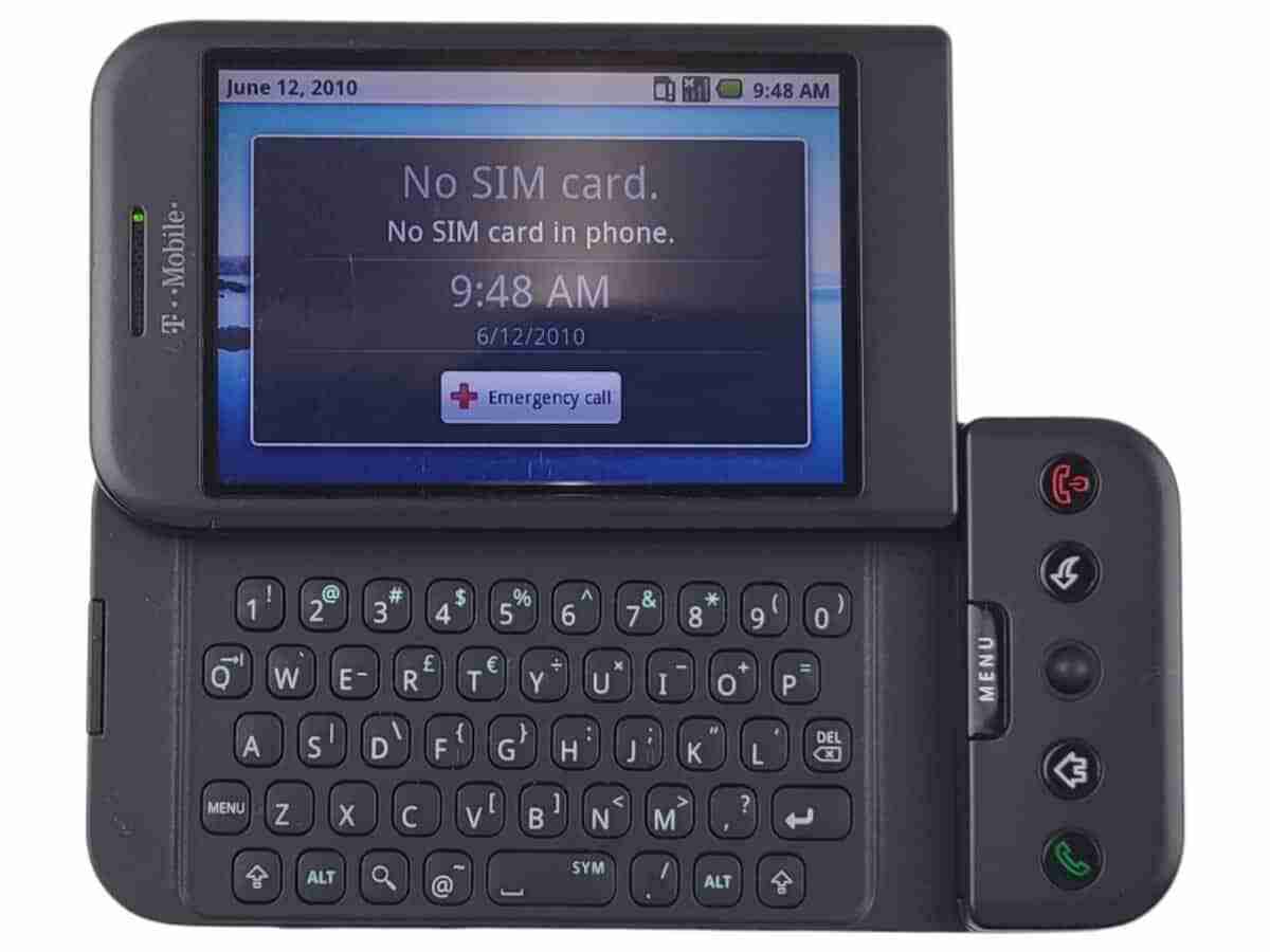 The history of the first Cell Phone to now having a Smartphone